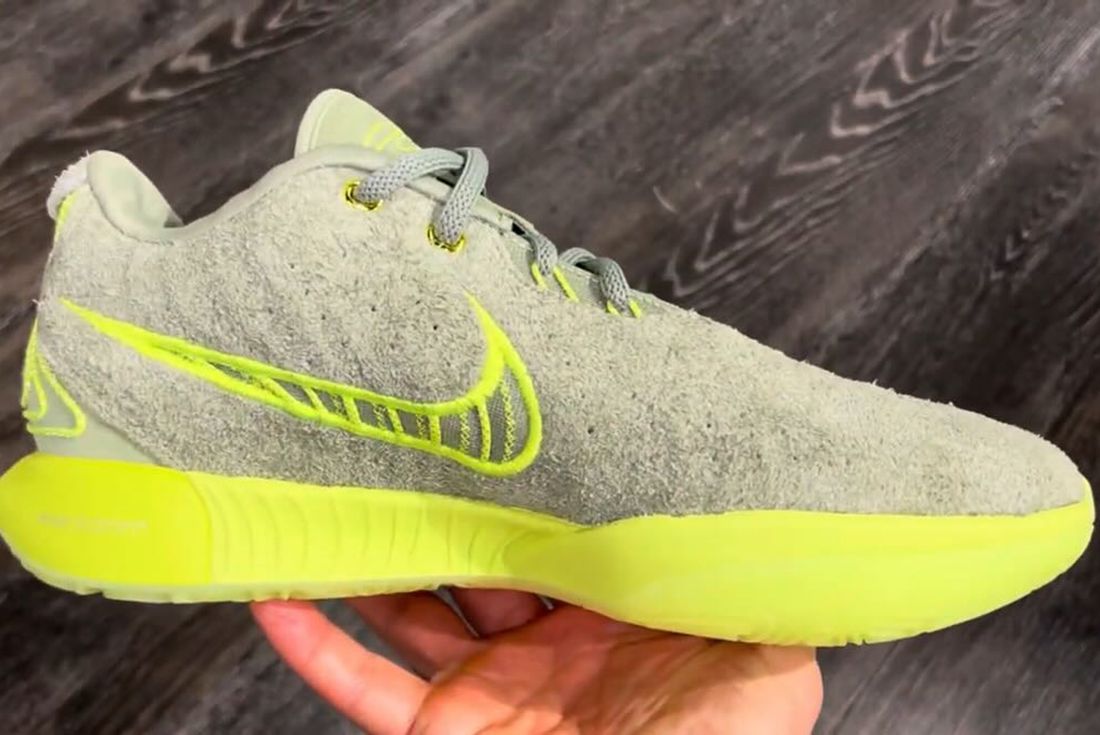 Here's Your First Look at the Nike LeBron 21 'Algae' - Sneaker Freaker